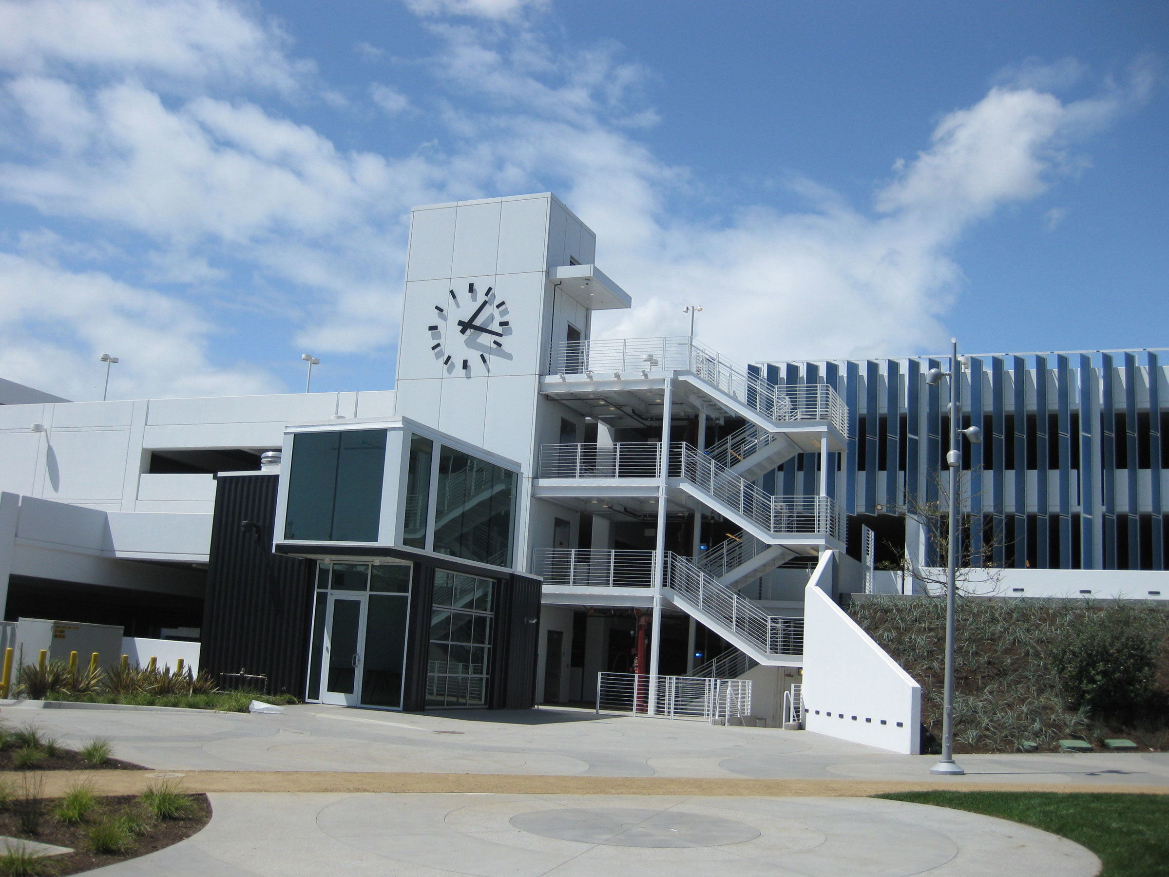 Element LA Parking Structure – Parkco Building